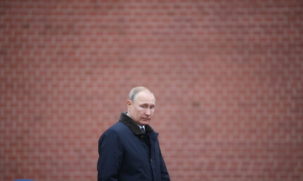 Putin and the Dangers of Being a Lonely Leader | IE Insights