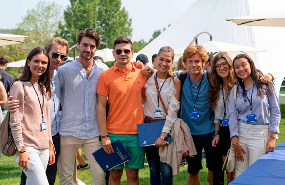 Why you should join a student club — Uncover IE