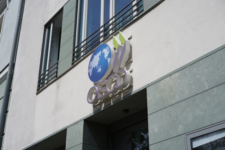 Why study international relations? 5 reasons to start today