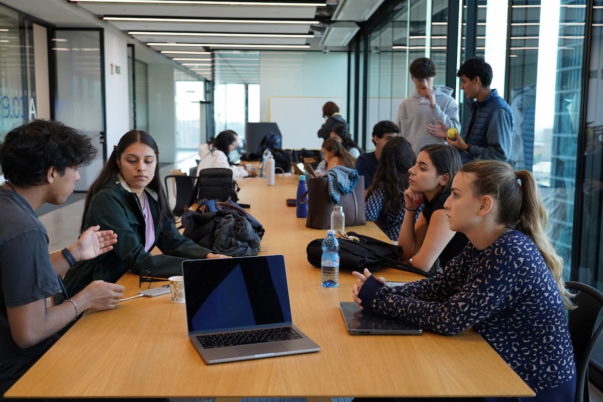 Group project tips: Roles, time, conflict management | IE University